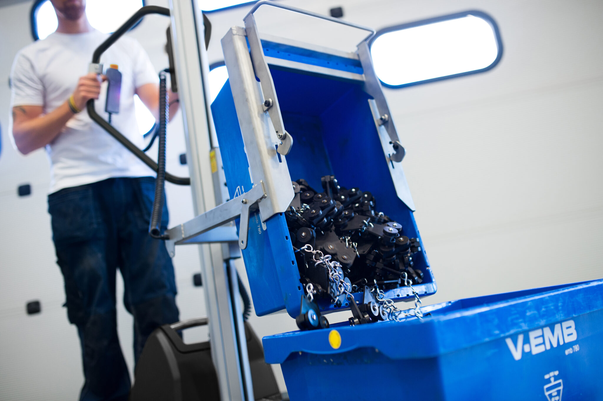 イージームーブ TAWI Portable Lifting Trolleys | 日本ヴァリティー株式会社